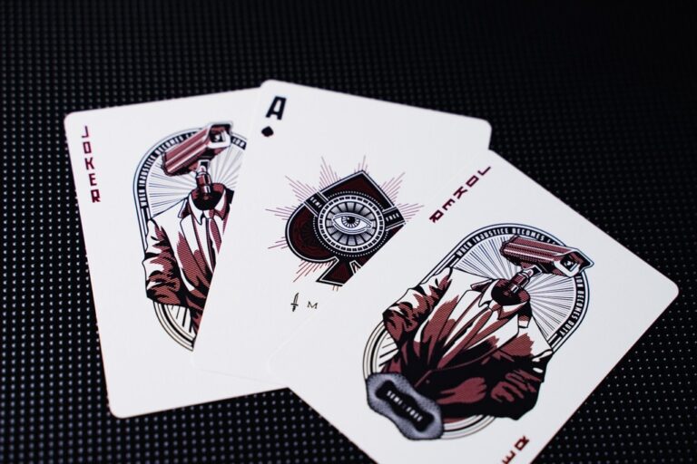 Revolution Playing Cards | Tienda Magia&Cardistry